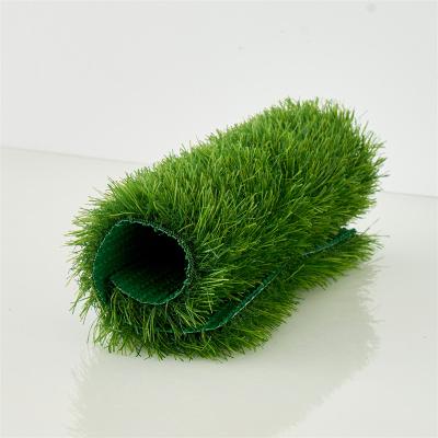Cina Personalizzazione della decorazione esterna Pe Erba sintetica artificiale resistente ai raggi UV in vendita