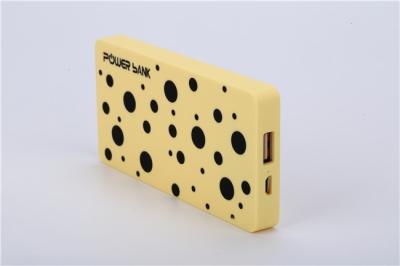 Cina Doppi caricatori della Banca di potere di USB, la Banca gialla di potere di grande capacità in vendita