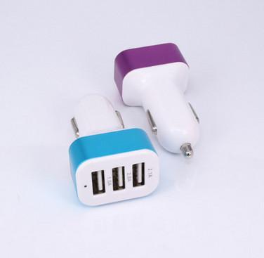 中国 5V 5.1A USB 車の充電器、3 つの USB 港の携帯用電話タバコ車の充電器 販売のため