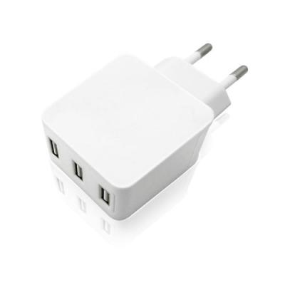 中国 3A 普遍的な USB 旅行充電器 3 は多国家 Usb が付いている普遍的な旅行アダプターを左舷に取ります 販売のため