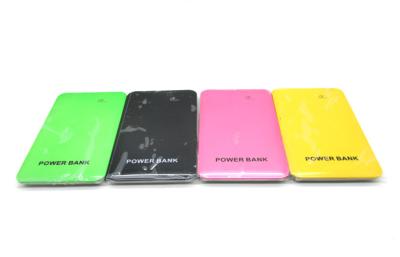 Cina La Banca portatile 5000mAh di potere di alta qualità ultrasottile commovente del commutatore per Iphone, Samsung in vendita