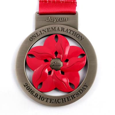China Color Spray Online Marathon Medal Round Shape For Teathers Day Run for sale