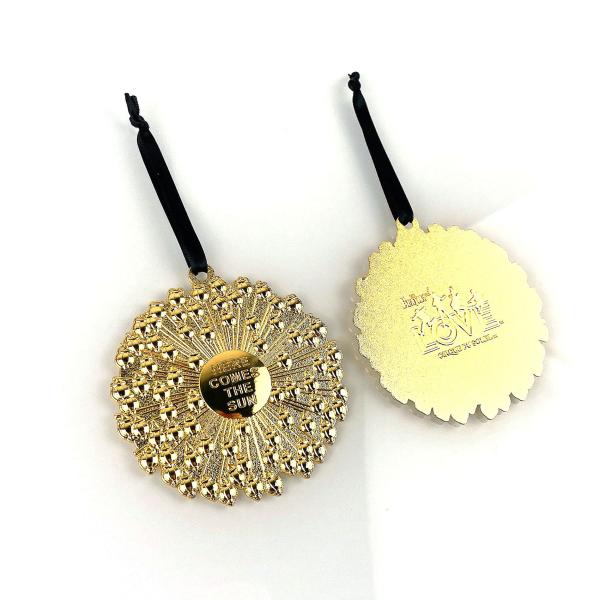 Quality Customized Shiny Gold BEATLES Event's Ornament Sandblasting Decorations with Velvet Handmade Box for sale