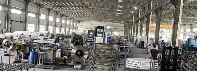 Hengshui Qualified Filter Screen Co., Ltd. factory production line 0