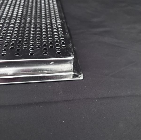 Quality Punching Mesh Oven Tray 1mm 1.5mm Wire Diameter Mesh Pizza Tray for sale