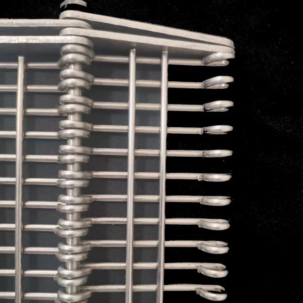 Quality Wire Mesh Eye Link Conveyor Belt 304 Stainless Steel For Pastry Cooling for sale