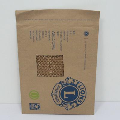 China Custom Color Honeycomb Paper Mailing Bags 20x25cm Blue / Green / White Color for sale