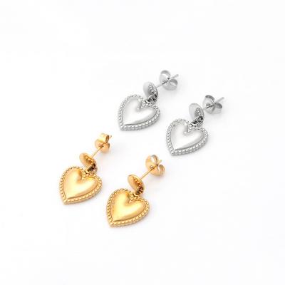 Cina Orecchini in acciaio inossidabile in forma di cuore per donna in oro con orecchini personalizzati in stile cuore di pesco in vendita