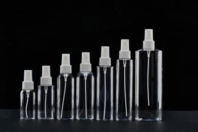 Cina Bottiglie cosmetiche di plastica del quadrato 300ml con il toner dell'acqua di lavaggio dello spruzzatore in vendita