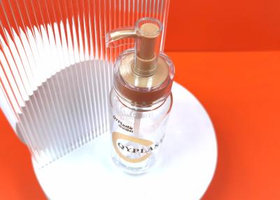 Cina Il cosmetico di plastica dell'idratante di modo imbottiglia la pompa acrilica di timbratura calda dell'oro 100ml 150ml in vendita