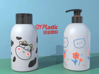 中国 ボディ洗浄200ml 1000mlこはく色色のローション ポンプのための家族のグループのシャンプーのプラスチックびん 販売のため