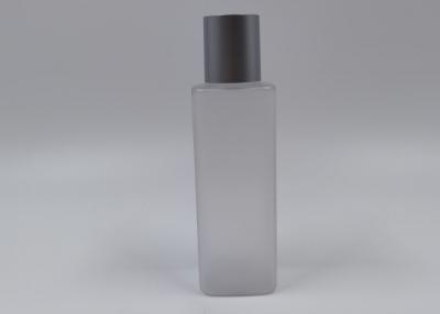 Cina Bottiglie cosmetiche di plastica di timbratura calde del toner con il coperchio 150ml del metallo in vendita