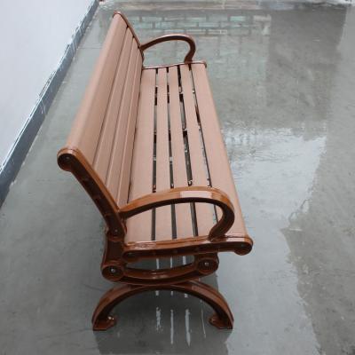 Cina Panchina di legno tradizionale da giardino rustico con materiale composito riciclabile in vendita