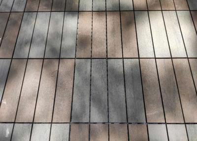 Cina mattonelle di Decking di 300x300x23mm WPC, mattonelle composite di plastica di legno di Decking in vendita