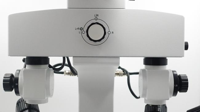 Microscope stage operation