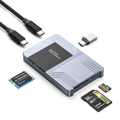 China USB3.2 Gen2 USB C M.2 NVMe SSD Gehäuse mit UHS-I SD TF Kartenleser HUB 10G USB C zu verkaufen