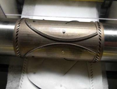 Cina Stampo rotativo solido in acciaio per il taglio del taglio rotativo della maschera facciale in vendita