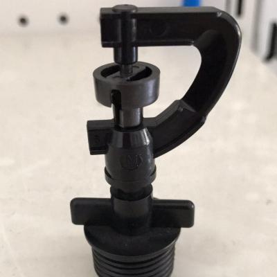 Cina Irrigazione Sprinkler rotante per sistema di irrigazione a 360 gradi Ingegneria di plastica fatta in vendita