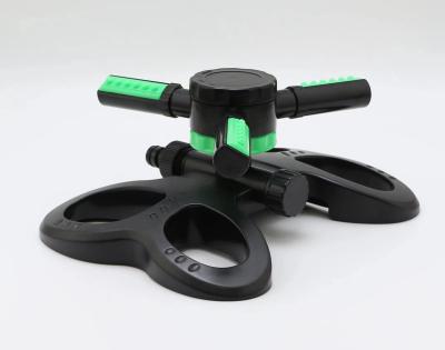 Cina 360 Degree Adjustable Automatic Rotating Garden Sprinkler 3 Arms Irrigation Watering Sprinkler in vendita
