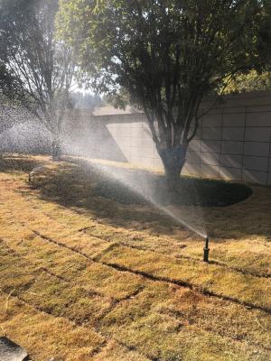中国 360-Degree Full Circular Spraying Irrigation Water Sprinkler for Medium-Range Garden 販売のため