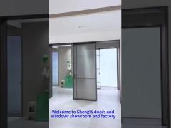 Extremely narrow three sliding doors