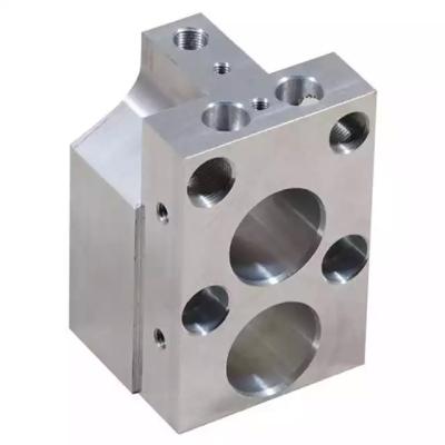 Cina CNC d'ottone di giro di alluminio d'acciaio di alluminio di CNC dei pezzi meccanici che gira e che macina le parti meccaniche in vendita