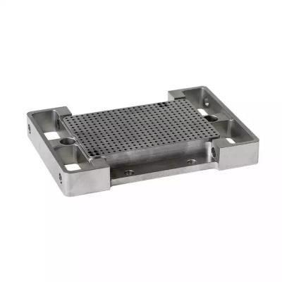 Cina Parti di fresatura in metallo personalizzate per tornio in acciaio inossidabile d'ottone Parti di tornitura CNC lavoranti in alluminio anodizzato in vendita