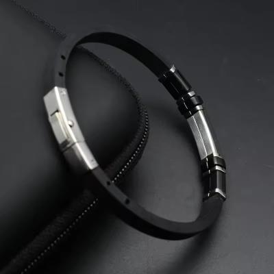 Cina Stainless Steel Soft Rubber Bracelet with Carbon Fiber Plate Punk Style White Setting CZ Silicone Luxury Men's Jewelry in vendita