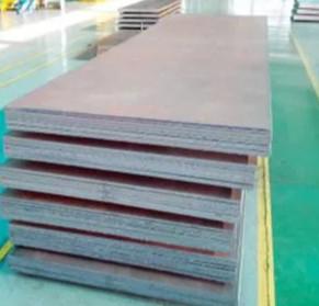 中国 クロムの炭化物の上敷の粉砕機のバケツ エレベーターを耐摩耗加工するための身につけられる抵抗の鋼板版 販売のため