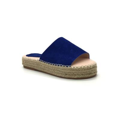 China Women platform slippers with straw comfy slippers ladies outdoor shoes women casual flat shoes for sale