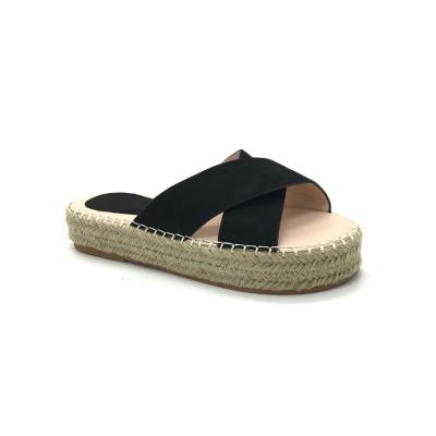 China Fashionable ladies moccasins women casual summer shoes home slippers leather shoes outdoor comfy slippers for sale