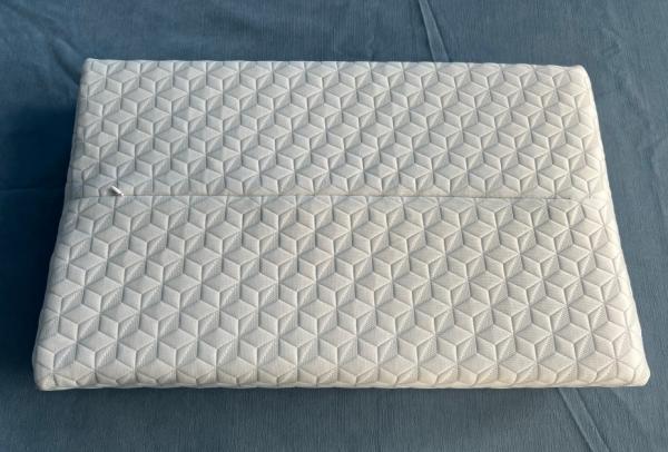 Quality Breathable Washable Memory Foam Pillow For Back And Side Sleepers for sale