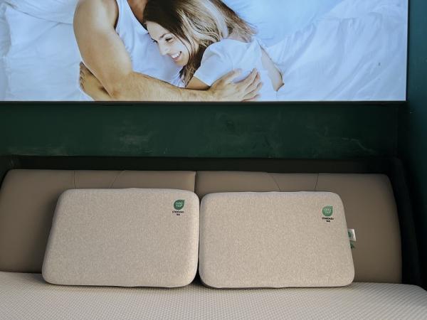 Quality Comfort Soft Memory Foam Pillow Easy Maintenance For Sleep Serenity for sale