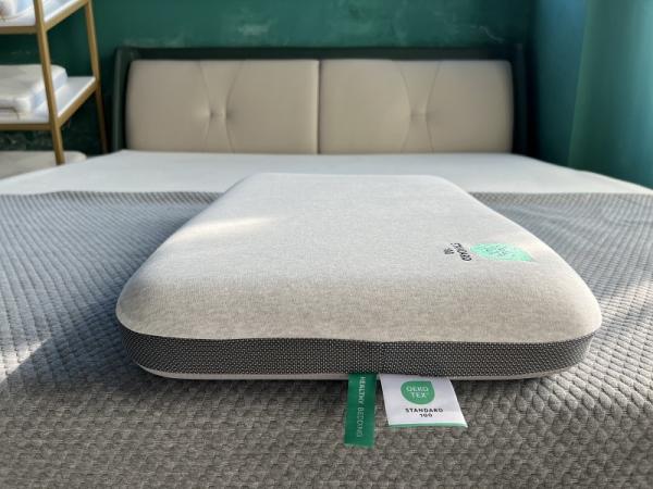 Quality Comfort Soft Memory Foam Pillow Easy Maintenance For Sleep Serenity for sale