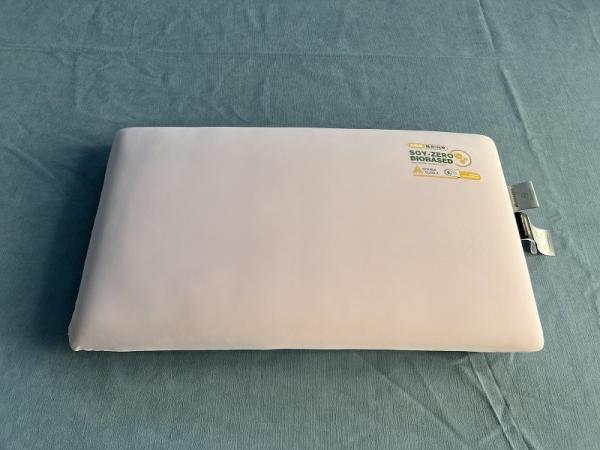Quality Lightweight Classic Memory Foam Pillow Hypoallergenic And Safe Comfort Contour Pillow for sale