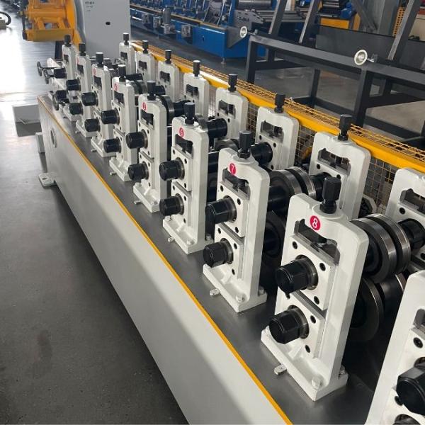 Macchine per la trasformazione di rotoli di metallo a velocità elevata 40 m/min-45 m/min