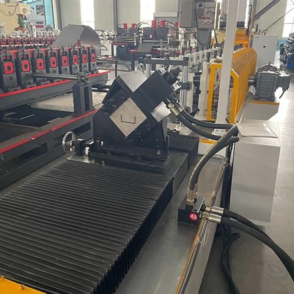 Macchine per la trasformazione di rotoli di metallo a velocità elevata 40 m/min-45 m/min
