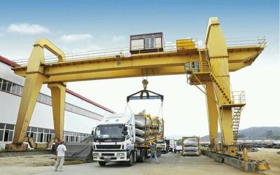 Cina IP55 industria chimica d'acciaio di Ton Gantry Crane For Iron della doppia trave su rotaie 20 in vendita