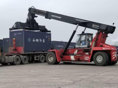 China 45 toneladas de transporte del envase del alcance de refinanciación anti del apilador que gira al controlador telescópico en venta