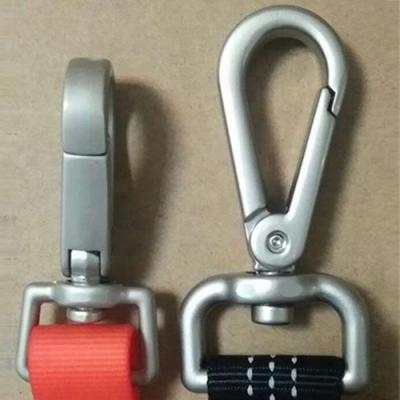 China Zinc Alloy Hooks / Stainless Swivel Carabiner Hooks / Metal buckle 25mm for sale