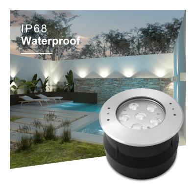 China 24 Volts 6W 12W Stainless Steel 316 LED Underwater Light with Cool White With Plastic Mounting Sleeve For Swimming Pond for sale