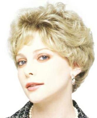 China Glueless Wavy Short Hair Synthetic Full Lace Wigs Golden Color OEM ODM for sale