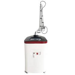 Cina Verticale Picosecondi Q Switched Pico Laser Machine attrezzature per la rimozione del tatuaggio macchina di bellezza in vendita