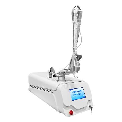 Cina Dispositivo portatile di stretta vaginale Macchina laser a CO2 frazionata per la rifacimento della pelle Attrezzatura per la rimozione delle rughe cicatriziali in vendita