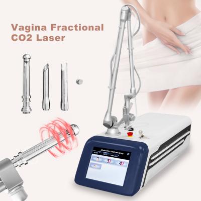China Hautverjüngung Portable Co2 Fractional Laser Machine 10600nm zur Entfernung von Falten und Dehnungsstreifen zu verkaufen