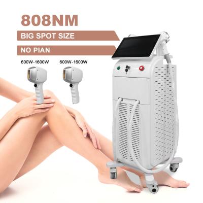 Cina Verticale Soprano Titanio doppio manico 808nm Diode Laser depilazione macchina in vendita