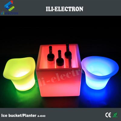 Cina Ricaricabile Acqueproof Plastic LED Quadrato Ice Bucket per Pub in vendita