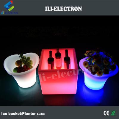 Cina Ricaricabile Acqueproof Plastic LED Quadrato Ice Bucket per Pub in vendita