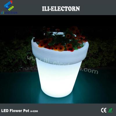 China Iluminação colorida LED Plantador de flores de plástico para decoração de jardim à venda