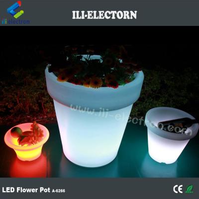China Iluminação colorida LED Plantador de flores de plástico para decoração de jardim à venda